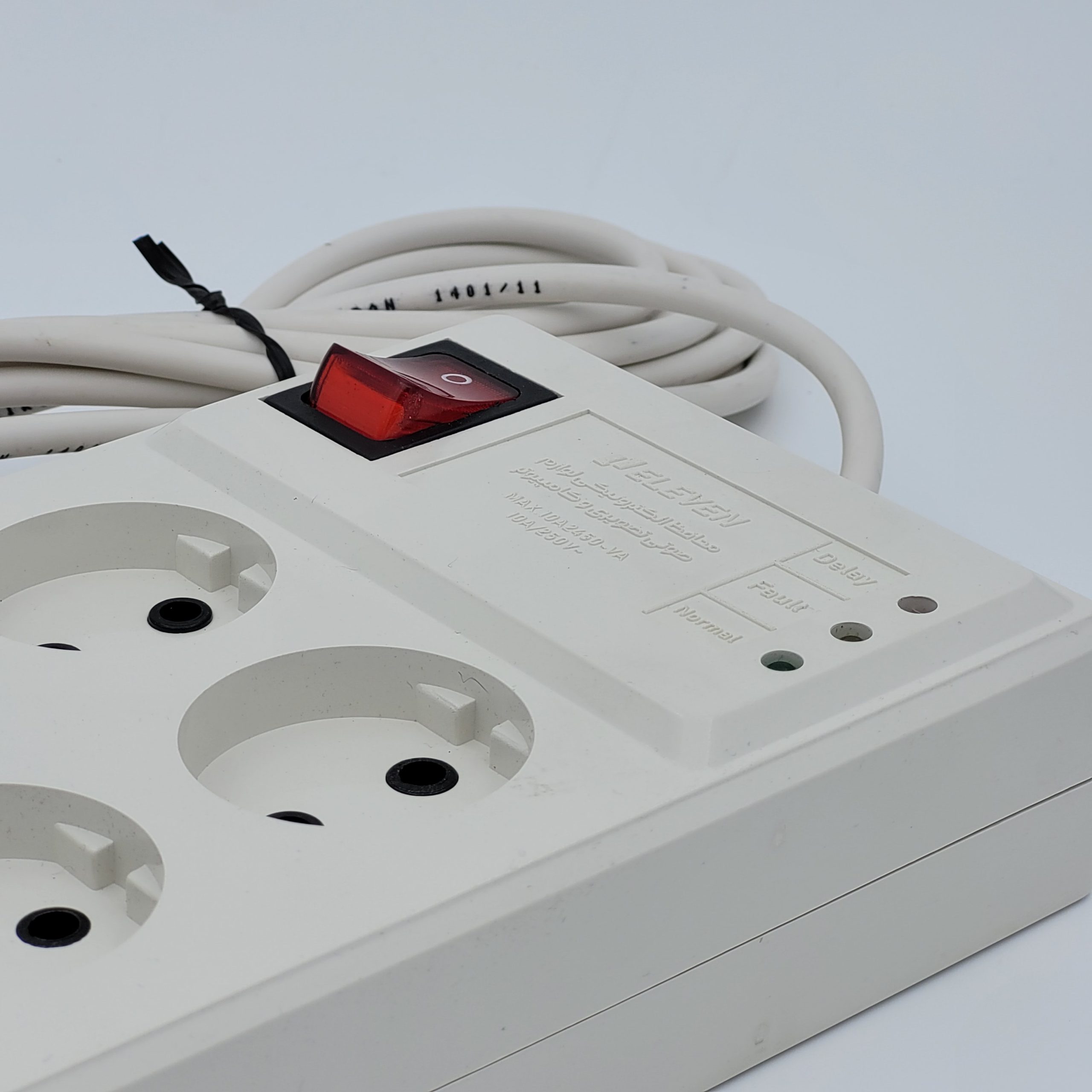 محافظ برق مدل VP9006 - فروشگاه شبیر استور